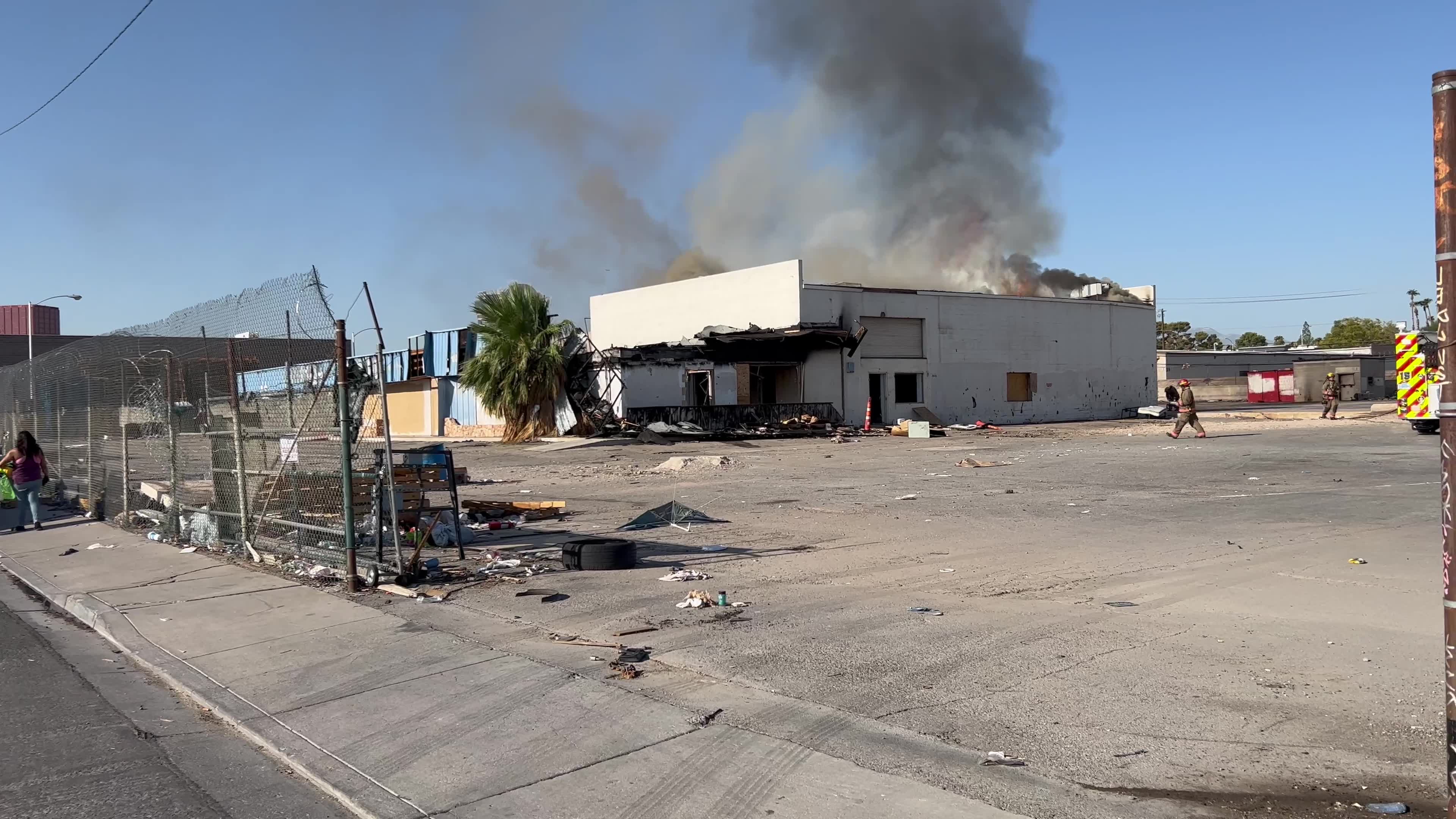 Fire burns building near Procyon and Twain – KLAS