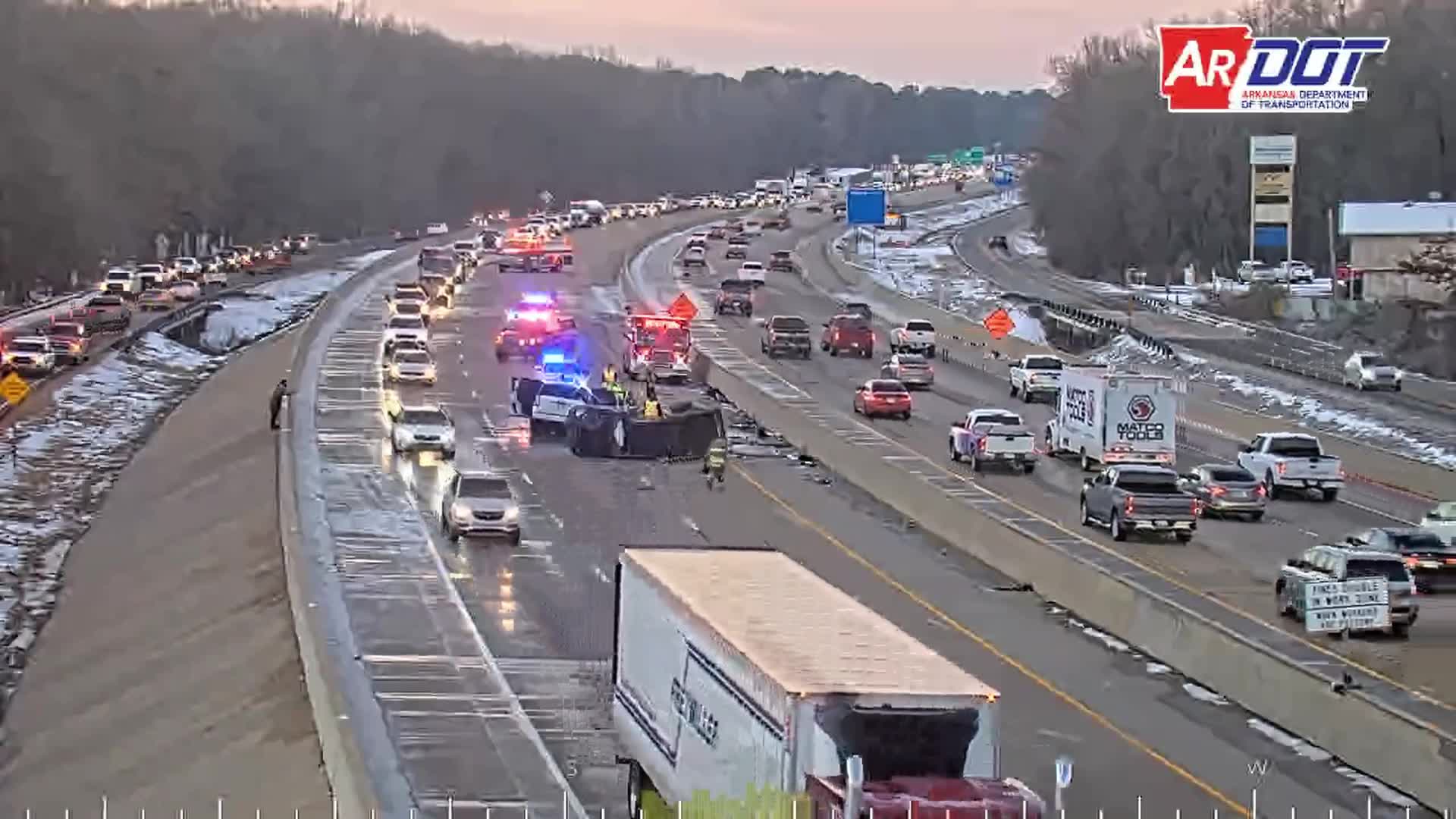 Crash on I-57 blocks northbound traffic near Jacksonville – KLRT ...