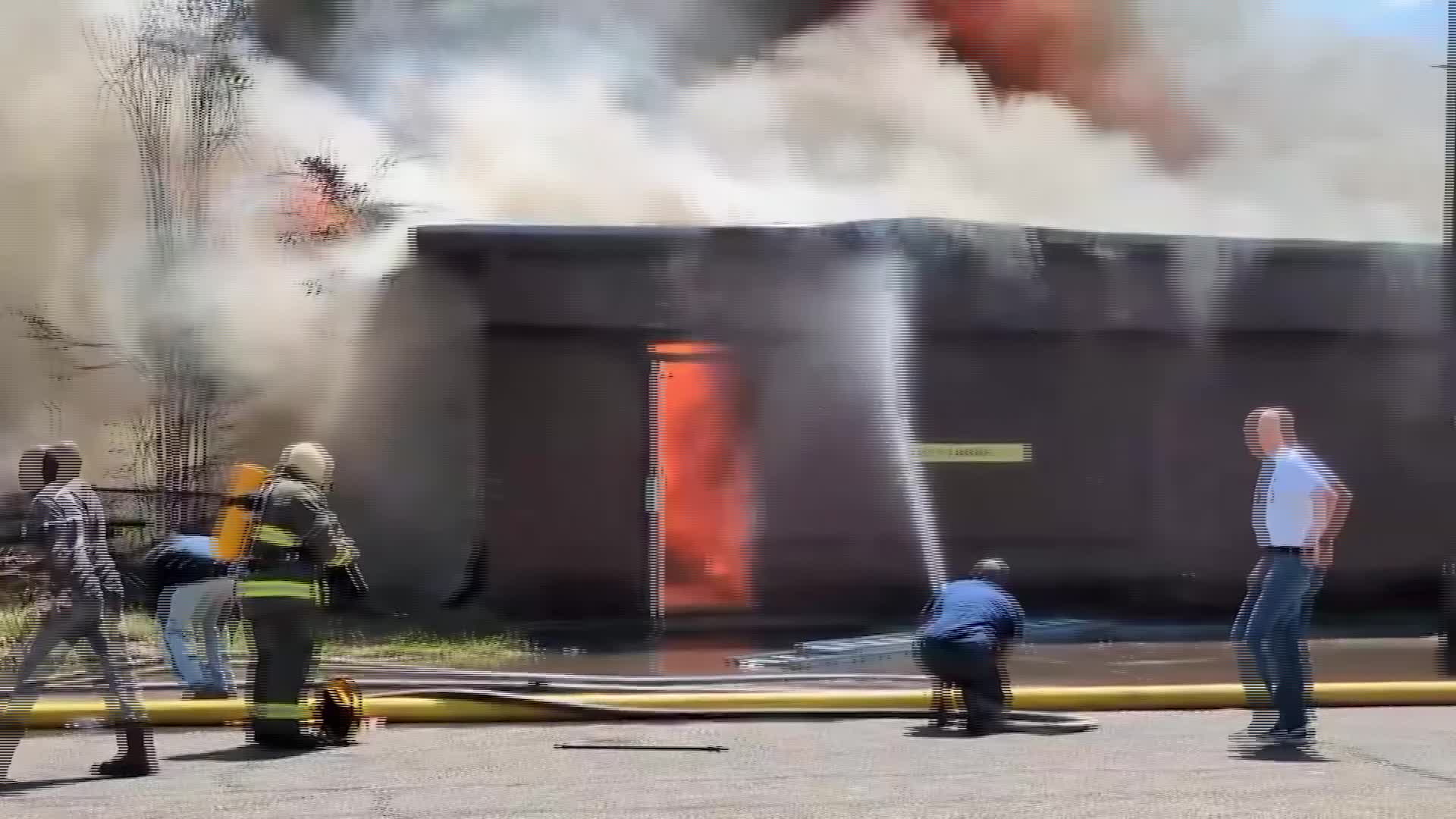 Emergency personnel on the scene of a large structure fire in Ferriday ...