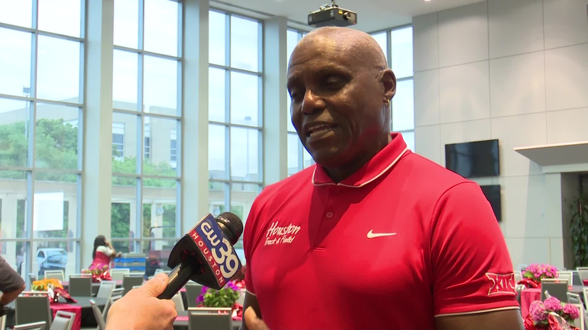 Bust of longtime University of Houston track and field coach Tom Tellez ...