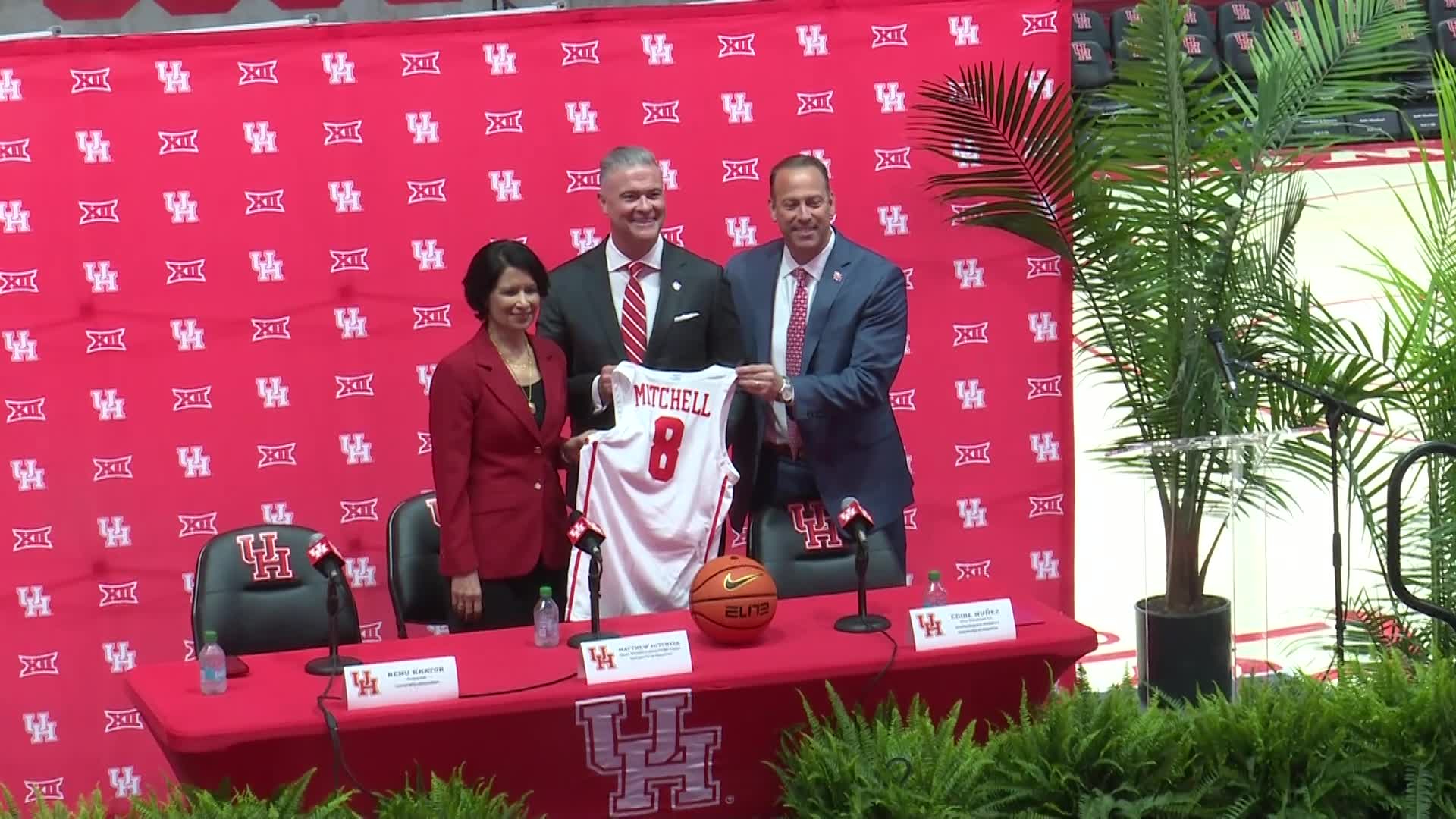 U of H introduces proven winner in new head women’s basketball coach ...