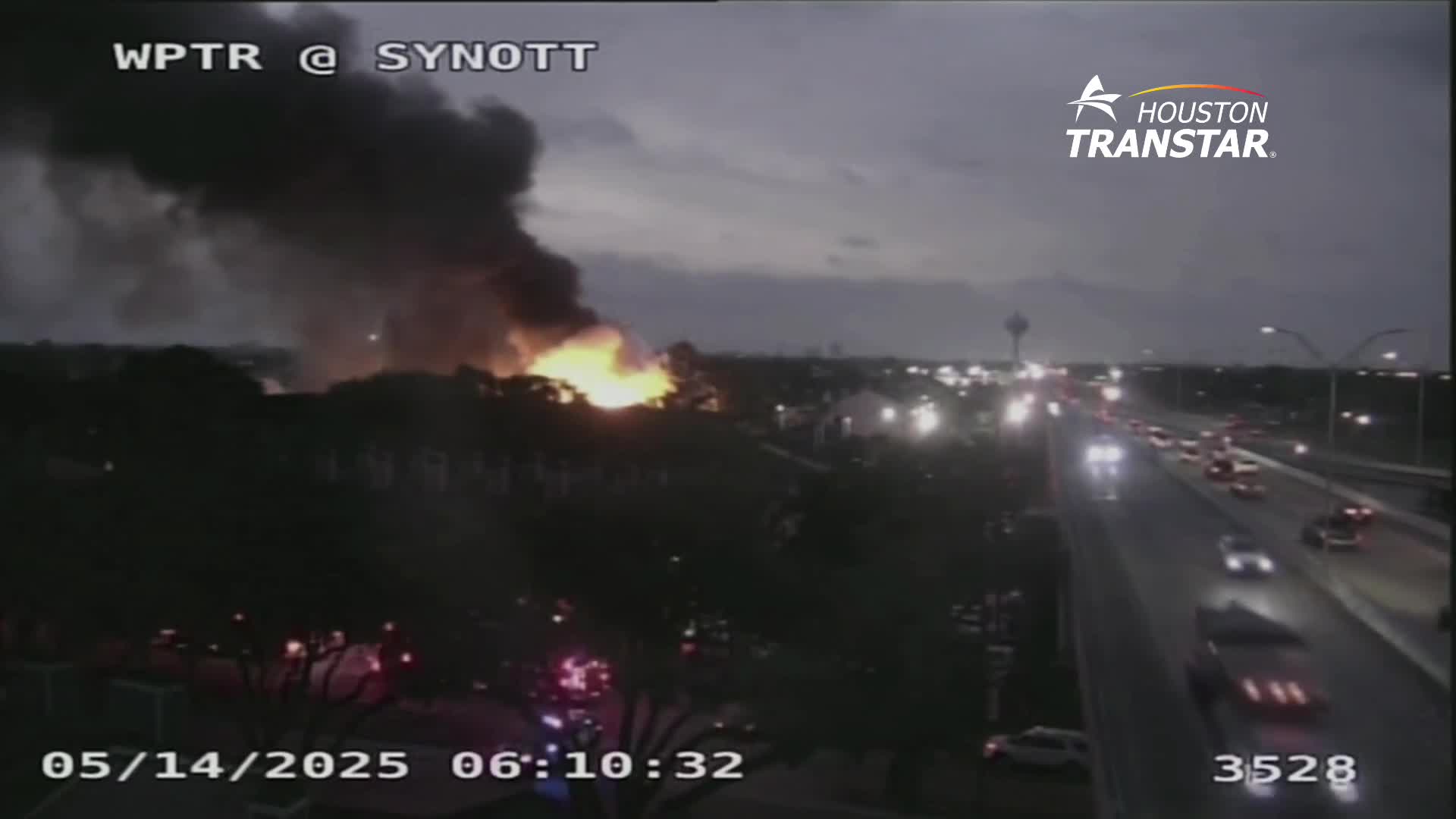 Heavy police presence arrives at Westpark Tollway fire scene – CW39 Houston